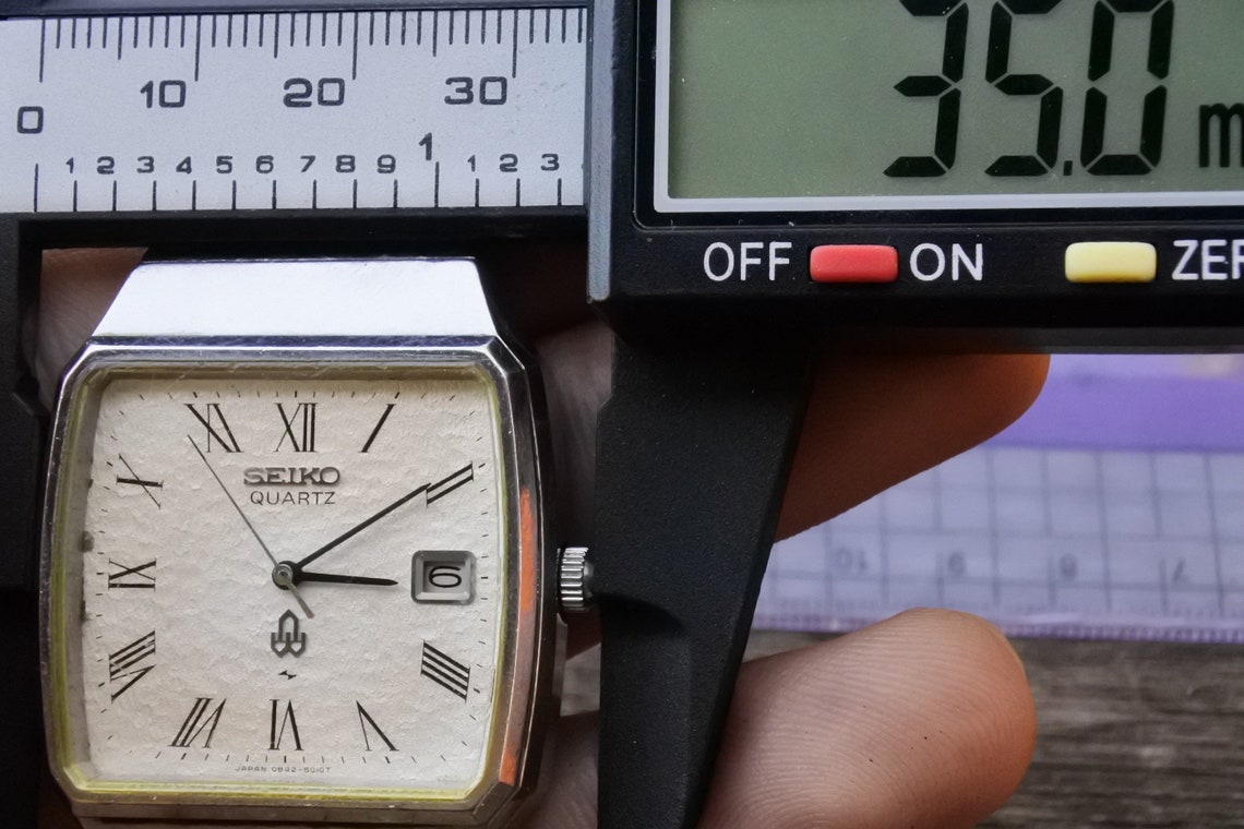 Vintage Seiko 0842 5010 Textured Dial Men Quartz Watch Japan Square ...