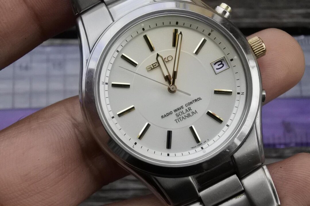 Vintage Seiko Solar Titanium 7B42 0AN0 Radio Control Men Quartz Watch ...