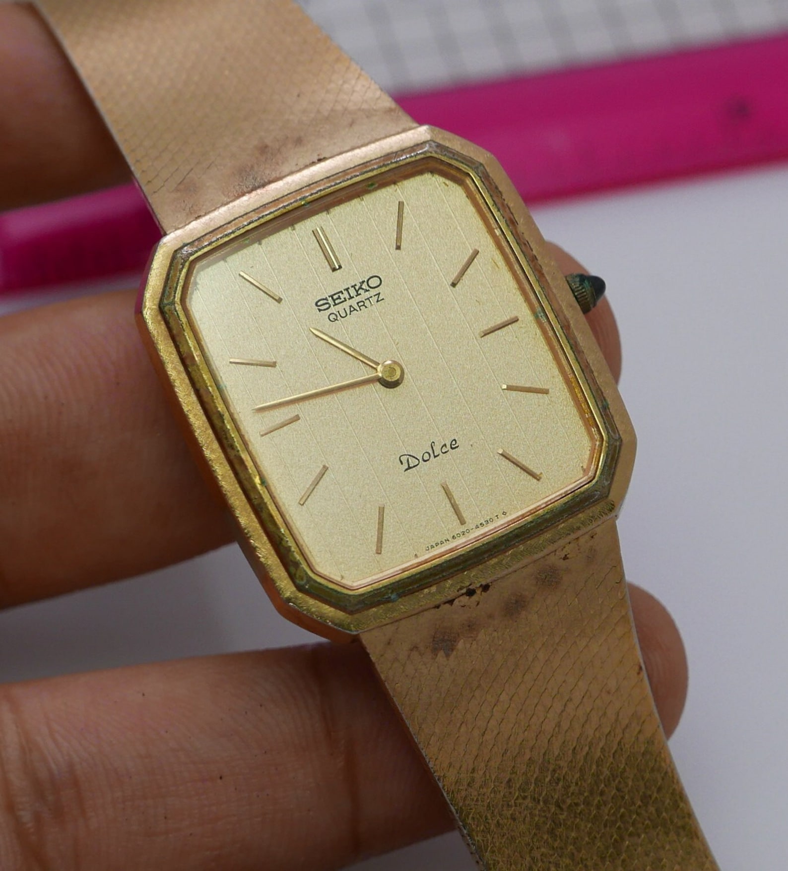 Vintage Seiko Dolce Gold Plated 6020 4060 Textured Dial Lady Quartz ...