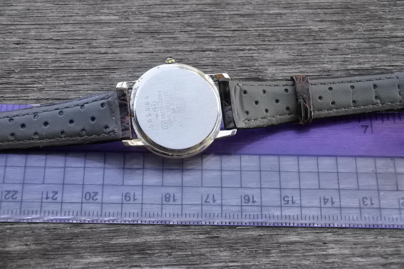 Vintage Seiko 4N20 0092 Textured Dial Lady Quartz Watch Japan Round ...