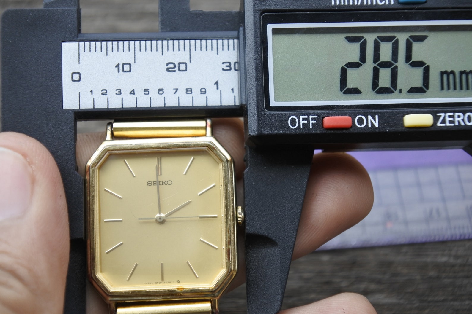 Vintage Seiko Gold Plated 5P31 5C50 Yellow Dial Men Quartz Wristwatch ...