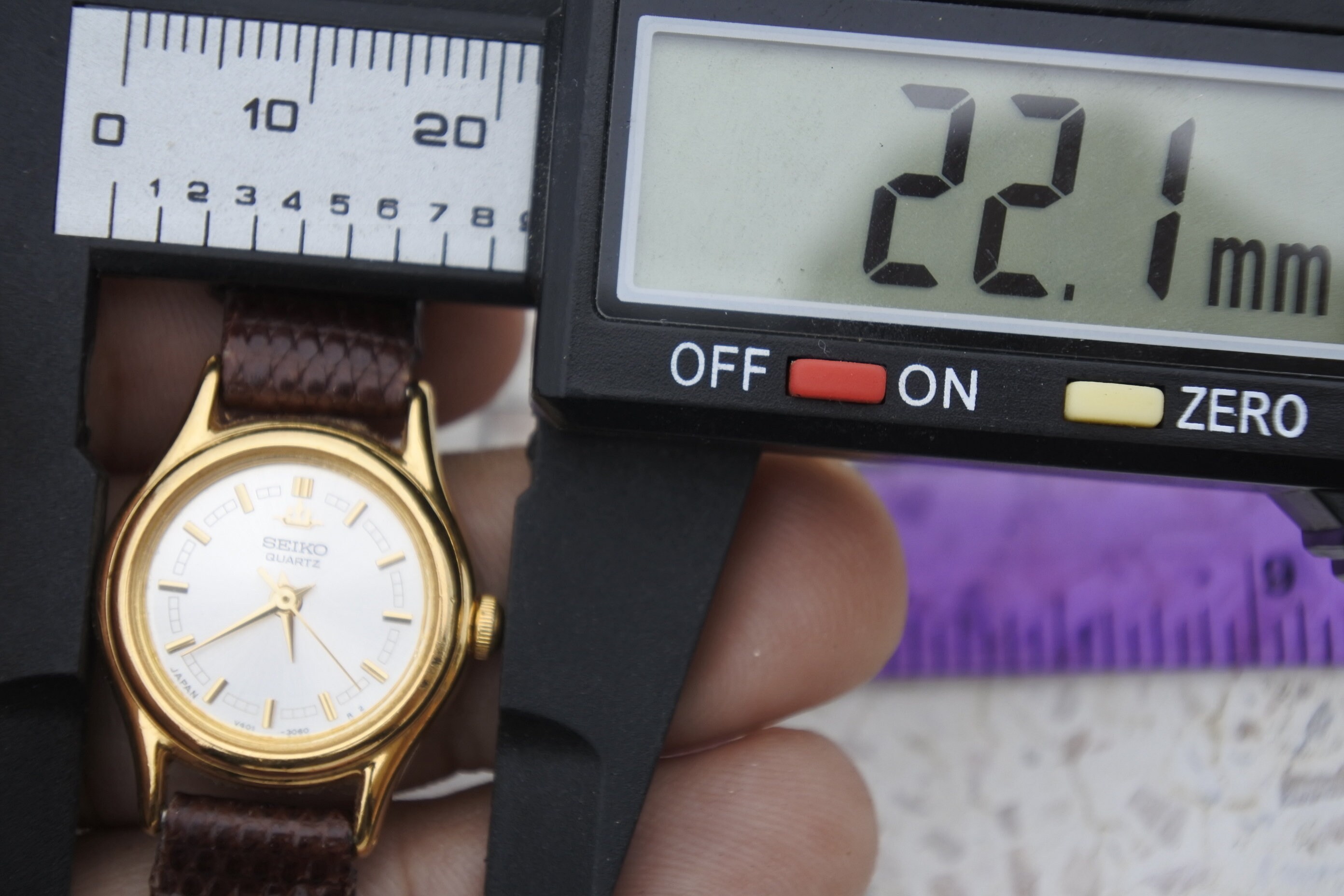 Vintage Seiko Galaxy V401 0920 White Dial Lady Quartz Watch Japan Round ...