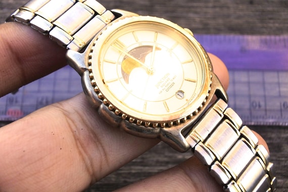 Vintage Citizen Junction Sun Moon Dial UNISEX Quartz… - Gem