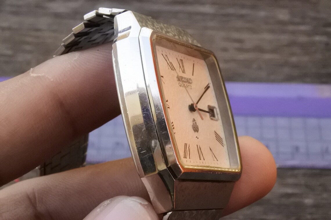 Vintage Seiko 0842 5010 Textured Dial Men Quartz Watch Japan Square ...