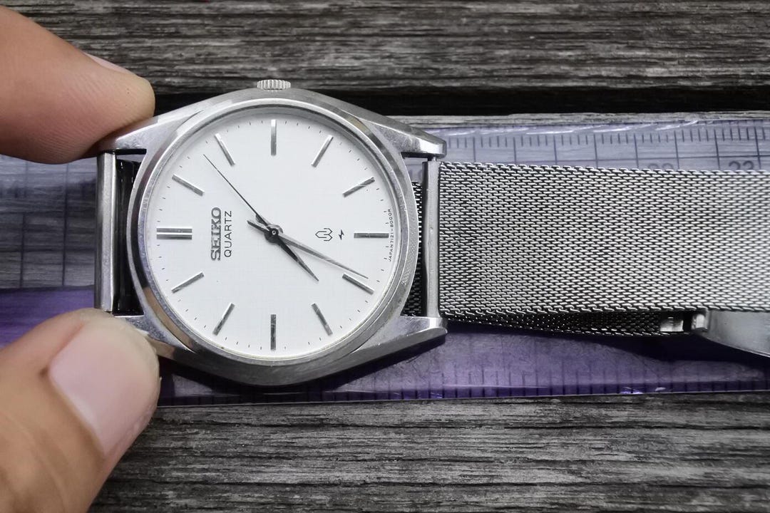 Vintage Seiko 7121 8000 White Dial Men Quartz Watch Japan Round Shape ...
