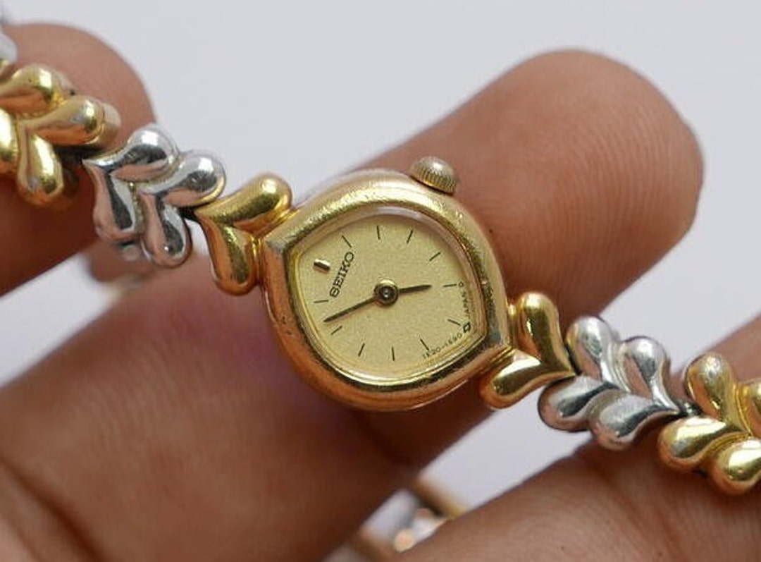 Vintage Seiko 1E20 5931 Tiny Watch Lady Quartz Watch Japan Round Shape ...