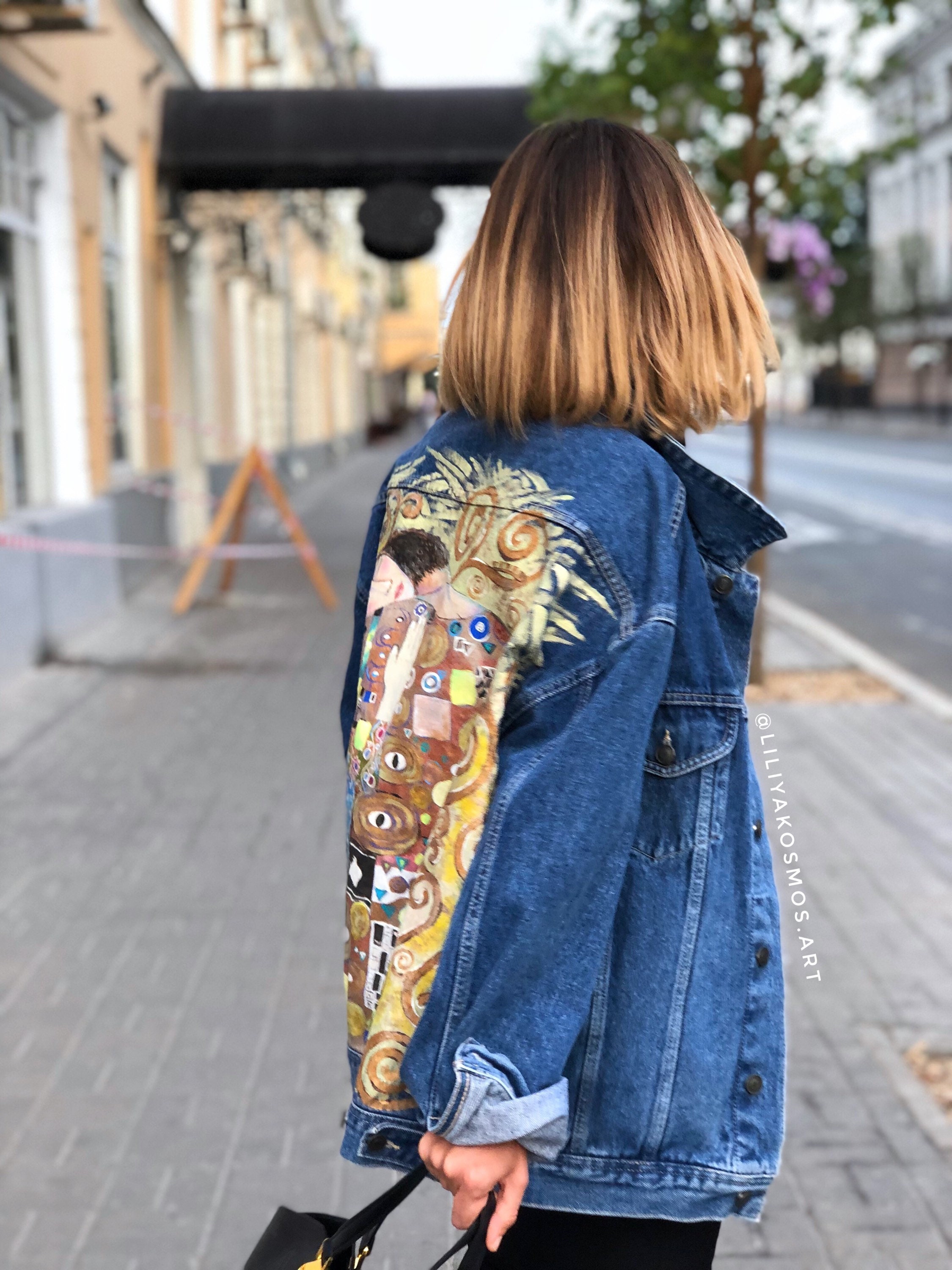 Hand painted custom denim jacket woth Gustav Klimt the embrace | Etsy