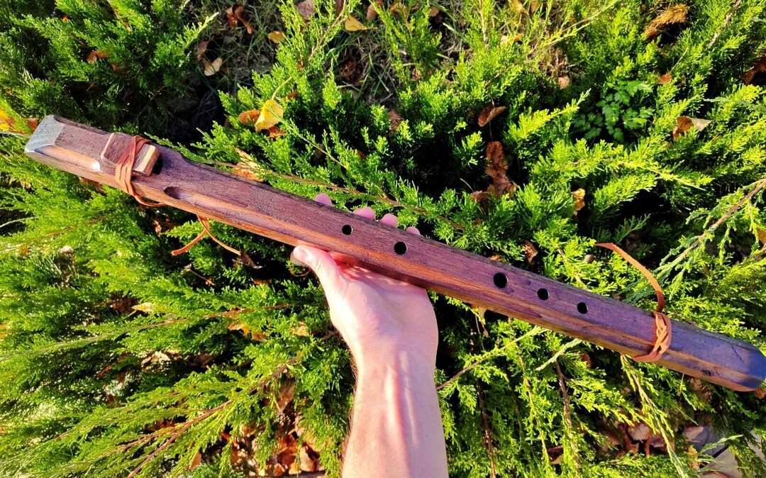 ULTRABASS OAK Native American Flute "marvel" - Hand Made Healing Vessel ...