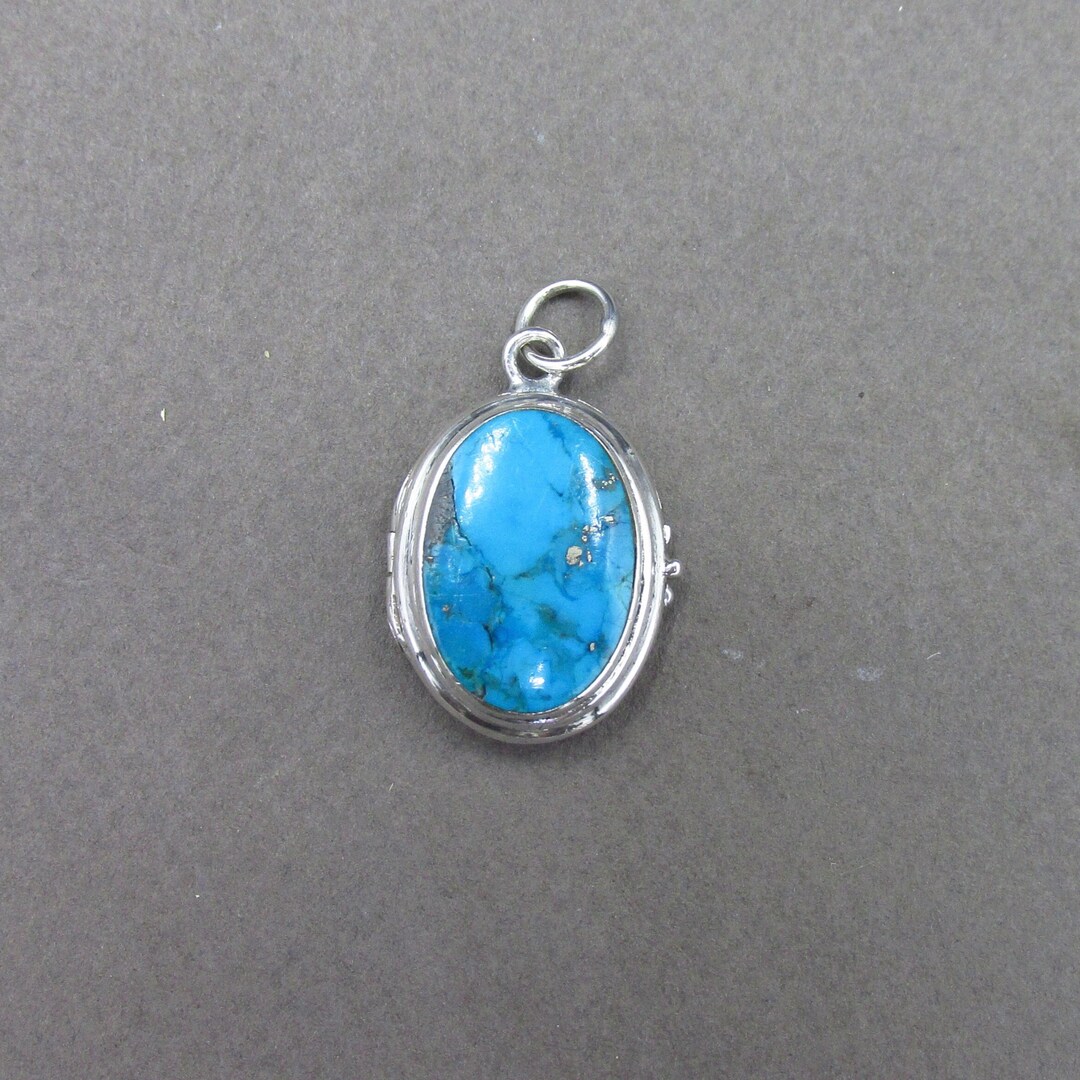 Locket for Women in Silver and Oval of Turquoise. - Etsy