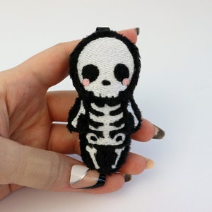Skeleton Squishy Keychains Halloween Skull Mini Plush Keychain for ...