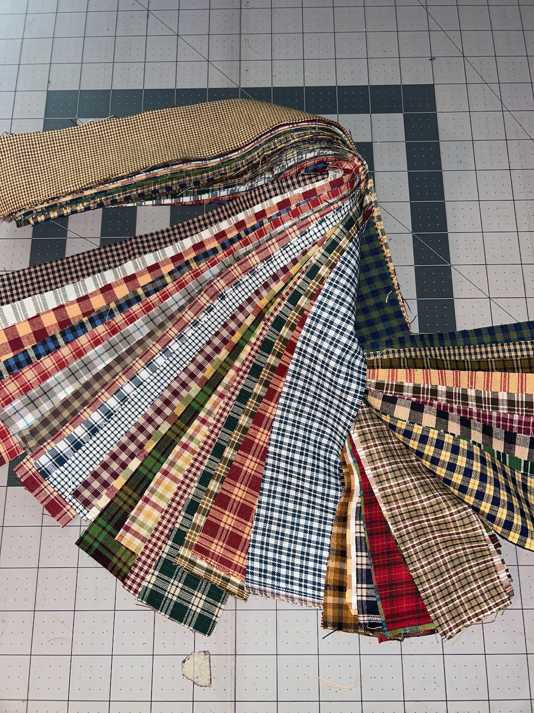 50 MULTI COLOR 2" X 21-22" Homespun and Cotton Strips 100% Cotton Great ...
