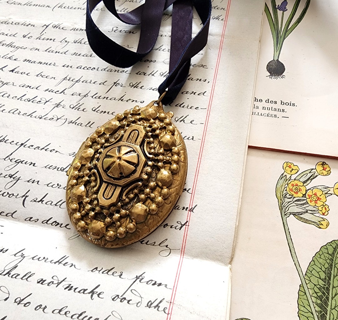 Victorian Antique Medallion Pendant - Handmade Photo Frame (1880 ...