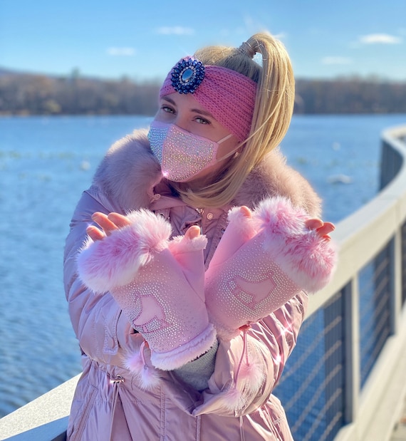 Pink fur gloves store
