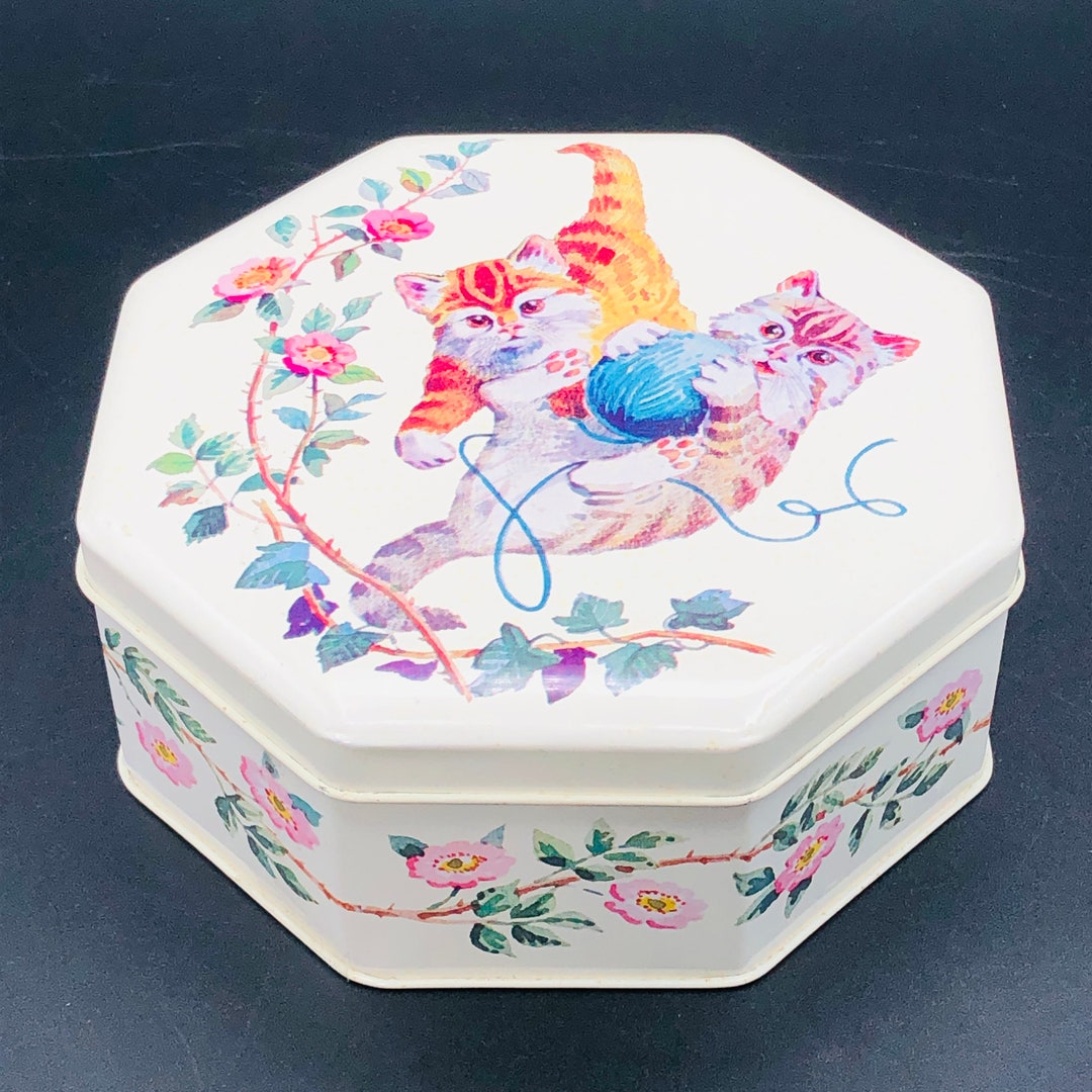 80s Octagonal off White Playful Kittens Tin Box, Made in England Hinged ...