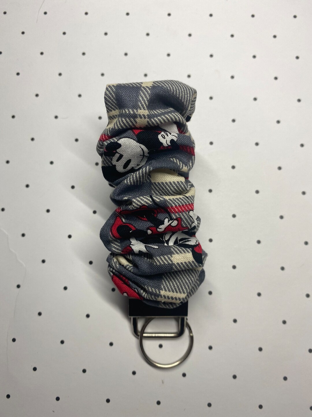 Disney | Plaid Mickey & Minnie Mouse | 4” Scrunchie Key Fob | Keychain ...