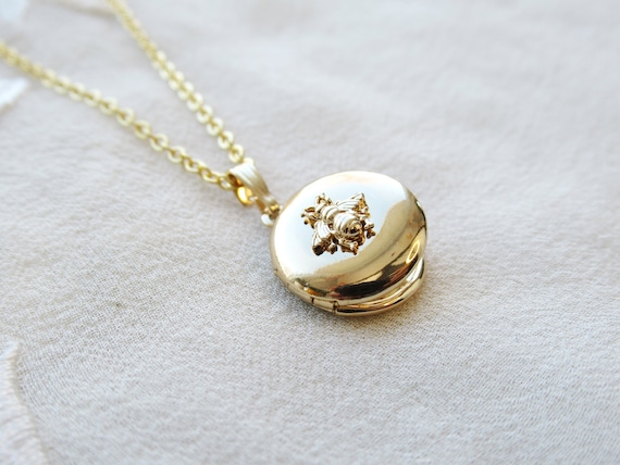Round Honey Bee Locketbumblebee Locket Bee Pendant Dainty | Etsy
