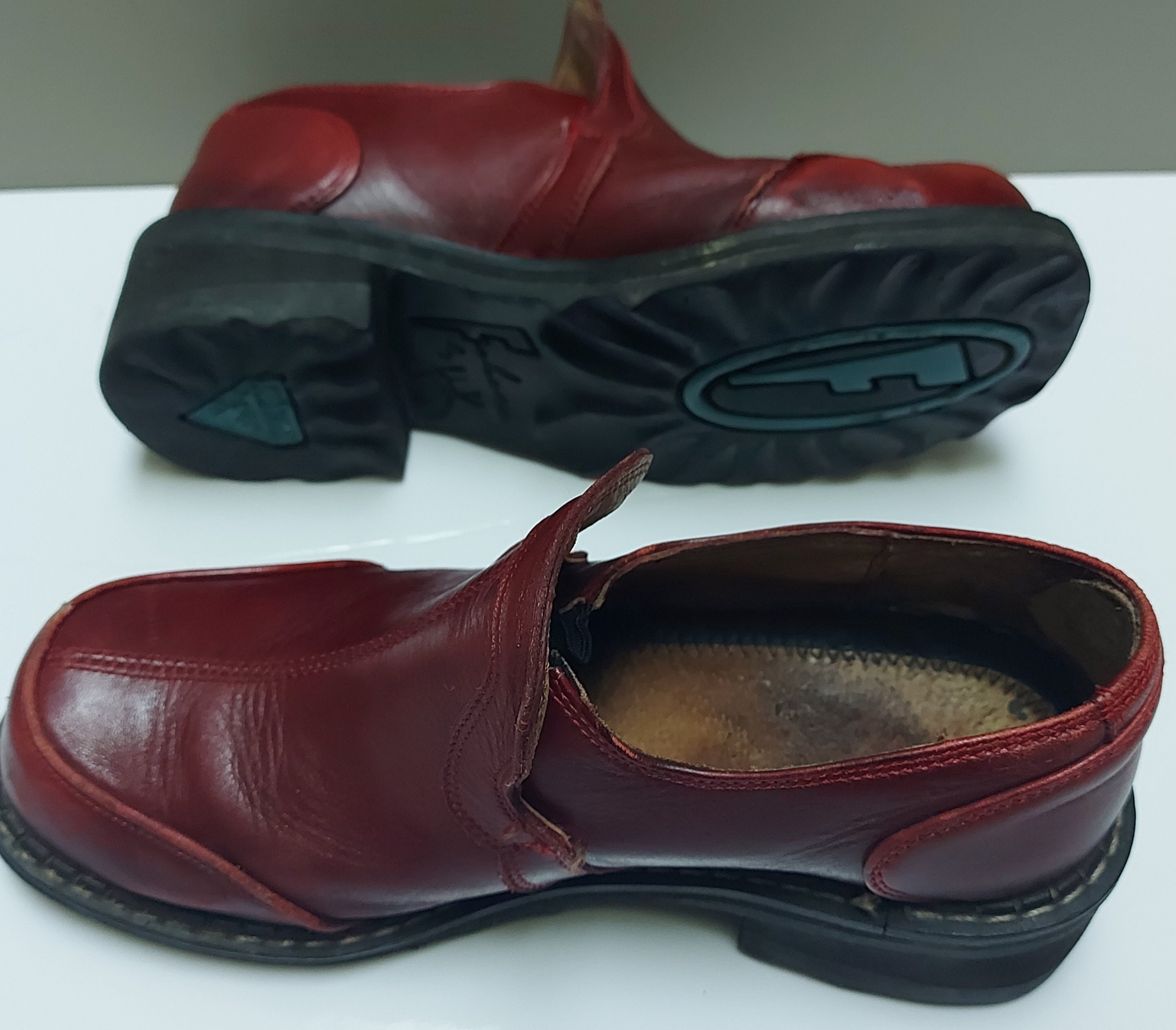 Vintage John Fluevog F-soles Loafers. Ladies Size 7.5 Vintage John Fluevog F-soles Loafers. Ladies Size 7.5
