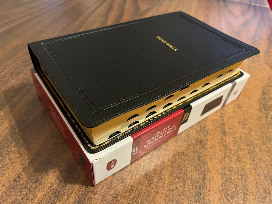 Personalized NKJV Large Print Reference Bible Thumb Indexed - Black ...