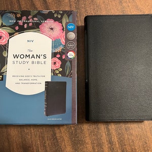 Personalized NIV Womans Study Bible Large Print Thumb Indexed - Black ...