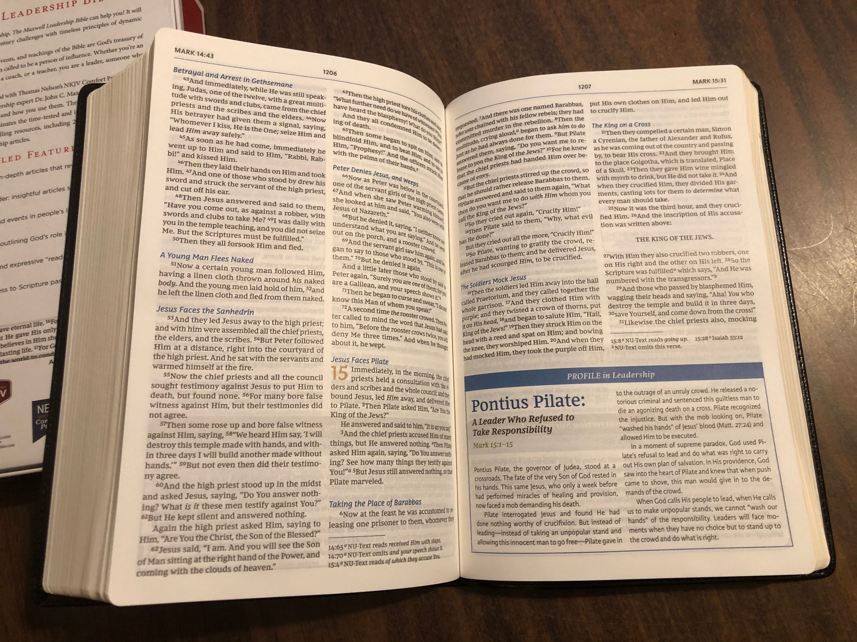 PERSONALIZED ** NKJV Maxwell Leadership Study Bible - Black LeatherSoft ...