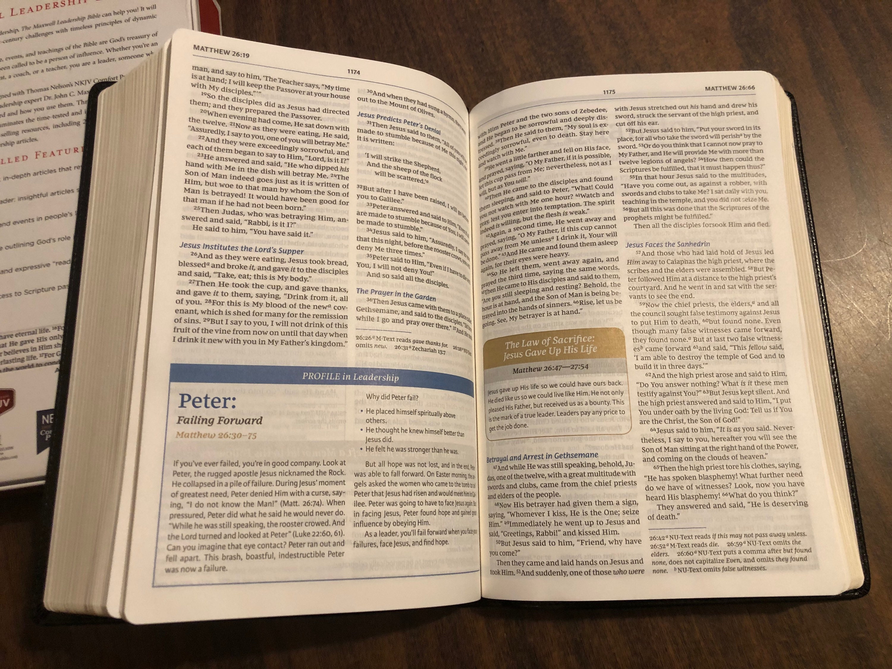 PERSONALIZED ** NKJV Maxwell Leadership Study Bible - Black LeatherSoft ...