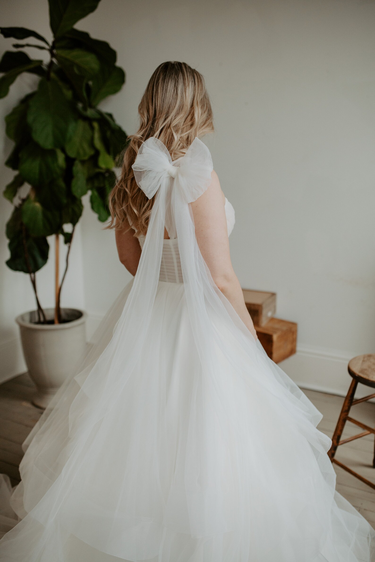 Soft Bow Wings Veil Mid Length Wedding Bridal Veil Plain Simple Cut Raw ...