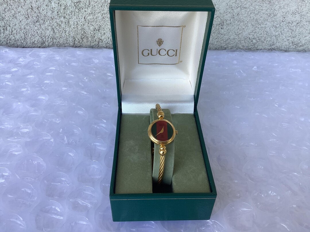 Vintage Gucci 2047L Cable Flex Bangle Watch Red and Green Dial Gold ...