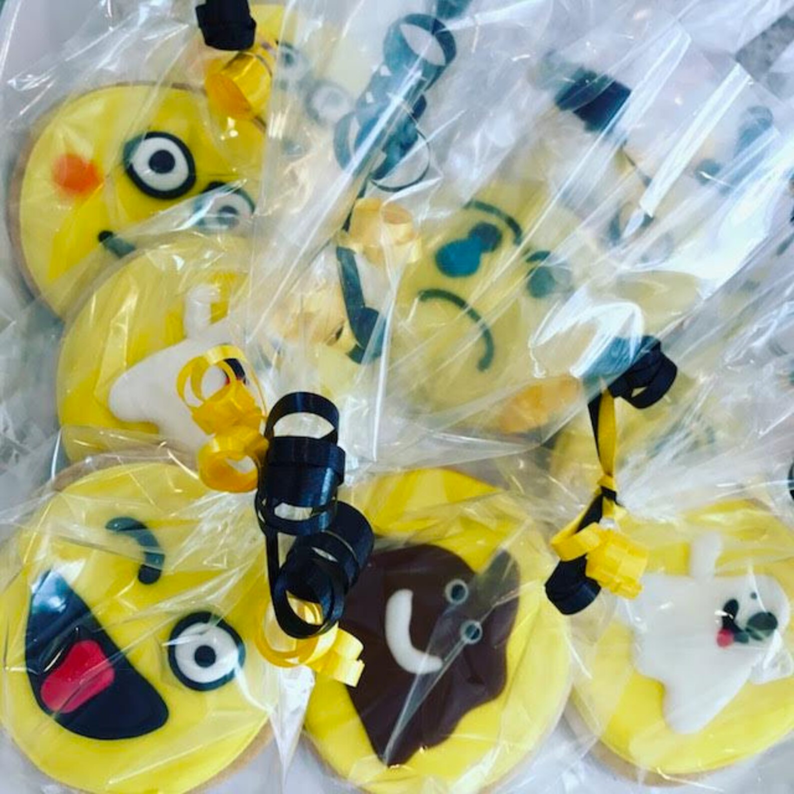 Emoji Birthday Party Set of 15 Bubble Wands Emoji Party Favors | Etsy