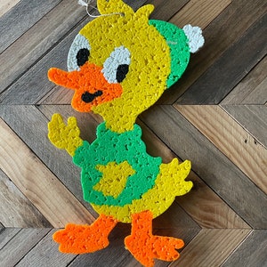 Popcorn Duck With Green Shirt, Vintage Door Decorations, Popcorn Duck ...