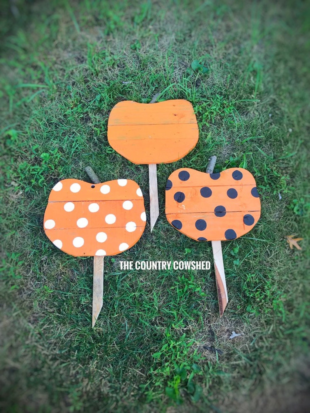 Polka Dot Pumpkin Yard Stakes, Halloween Yard Art, Reclaimed Wooden ...