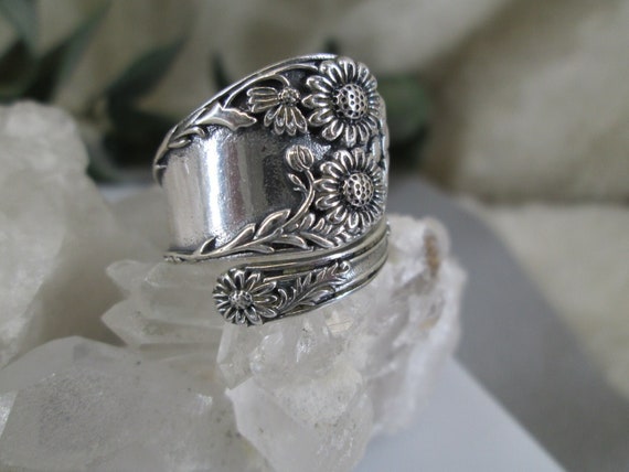 Sunflower spoon ring store