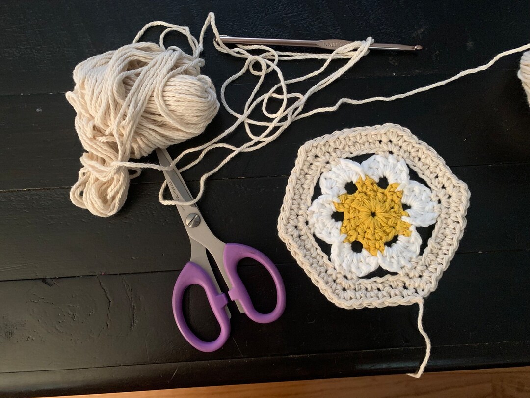 Hexagonal Daisy Square Pattern - Etsy