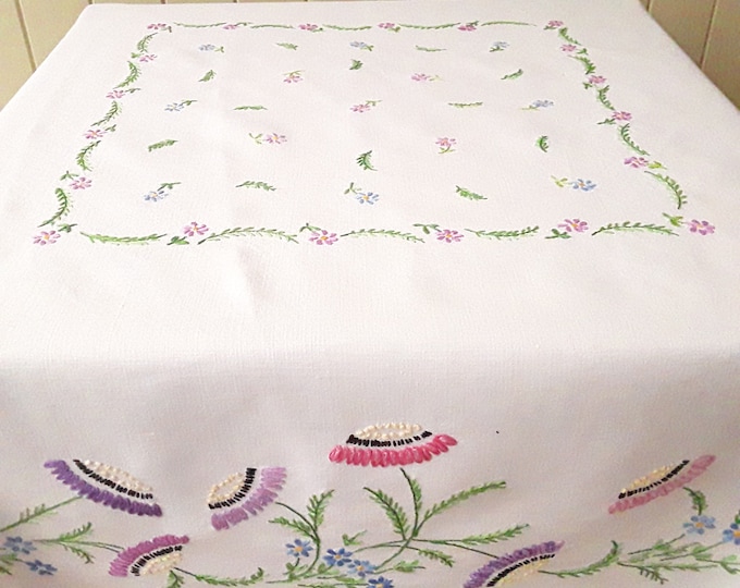 Vintage Hand Embroidered Linen Tablecloth - Etsy
