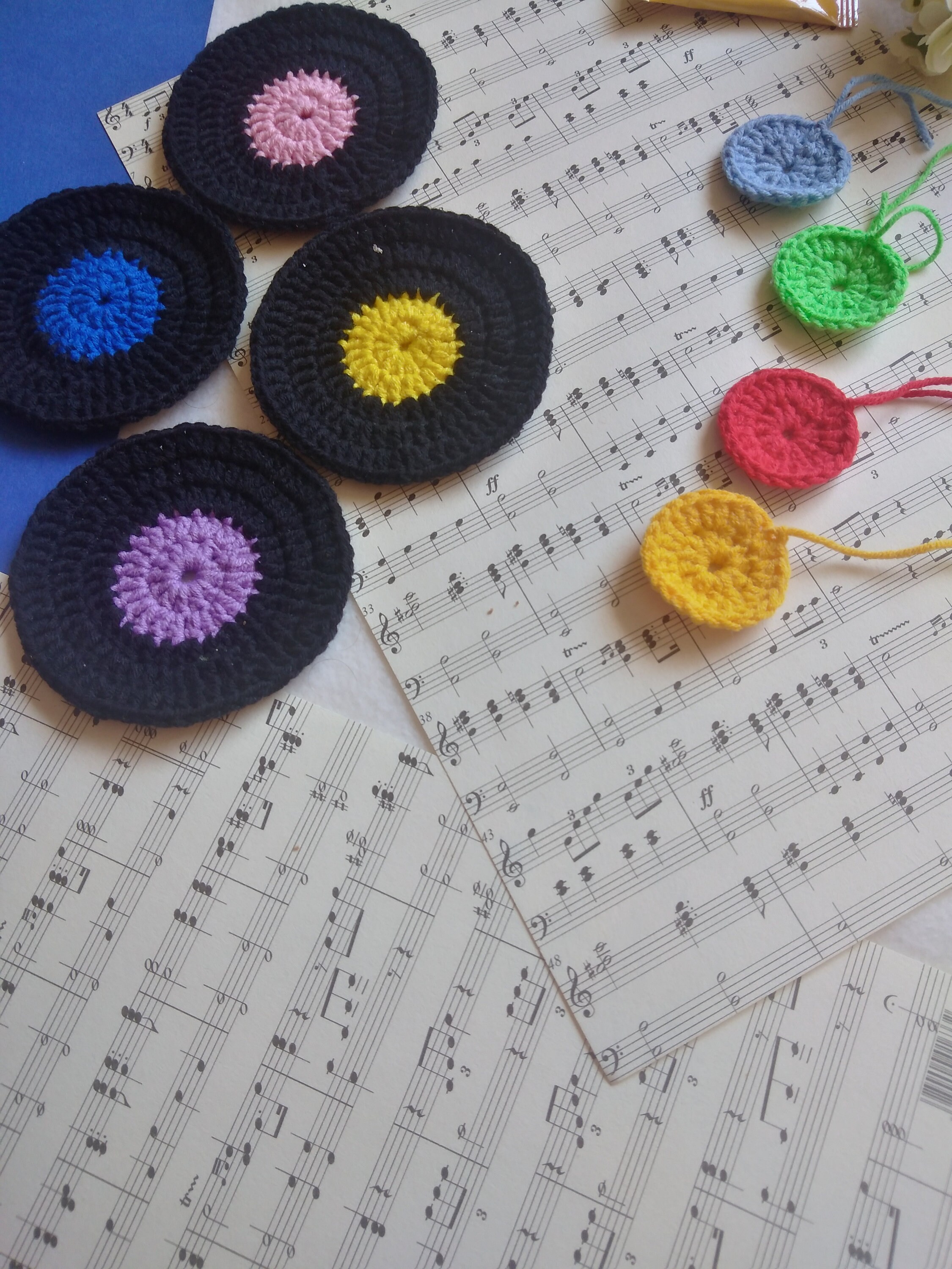 Set of 8 Vinyl Record Coasters, Crochet Round Rugs - Etsy