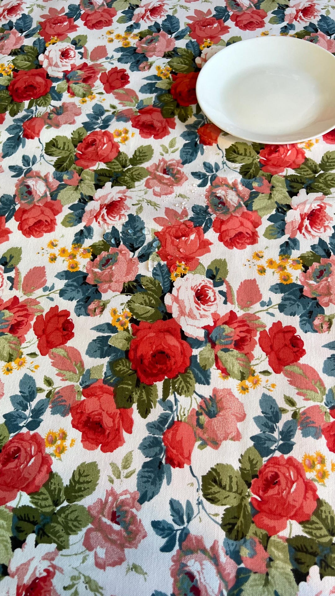 Red Roses Flowers Waterproof Tablecloth, Big Flowers Dirty-proof ...