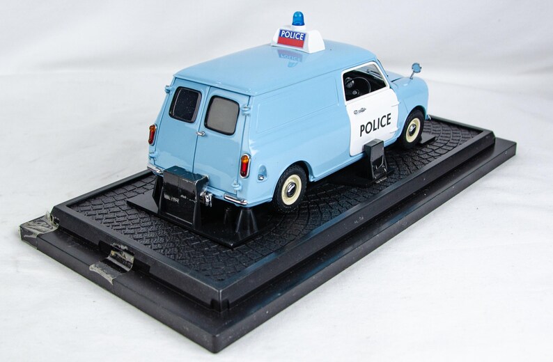 Kyosho 1:18 Scale Mini Van Police Diecast Model Car 08193B - Etsy