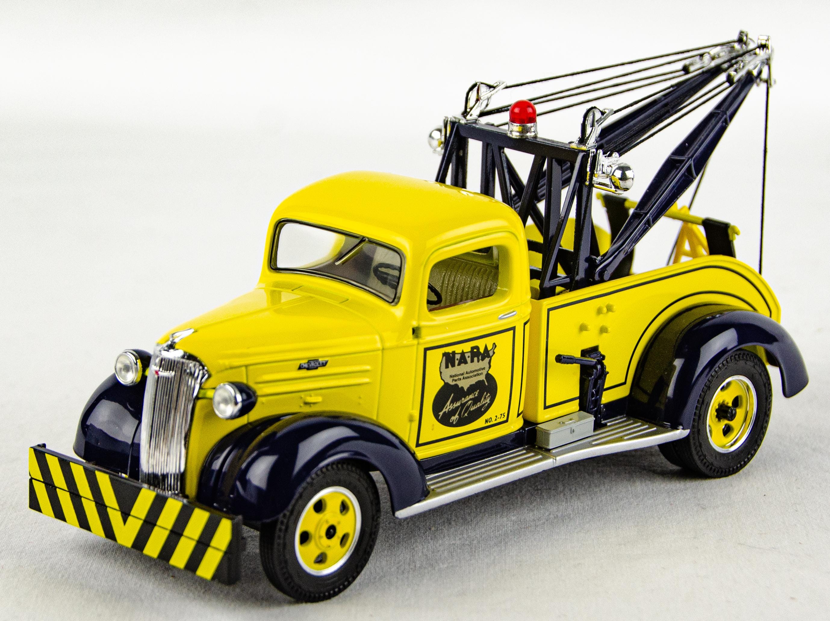First Gear Diamond T & Chevrolet NAPA 75th 1:34 Scale Diecast Tow Truck ...