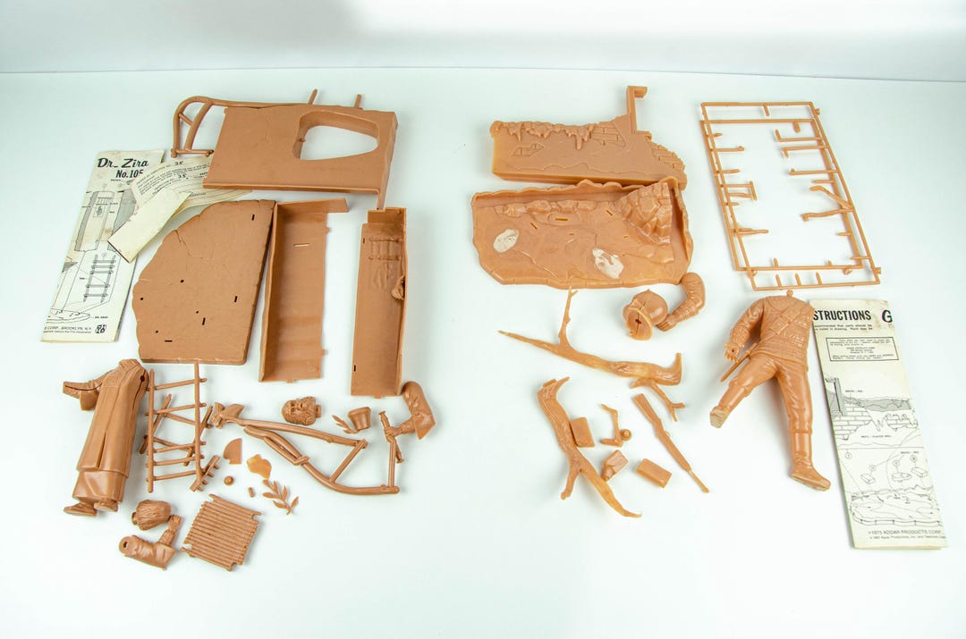 Addar Products Planet of the Apes Model Kit Lot 103 General Ursus 105 ...