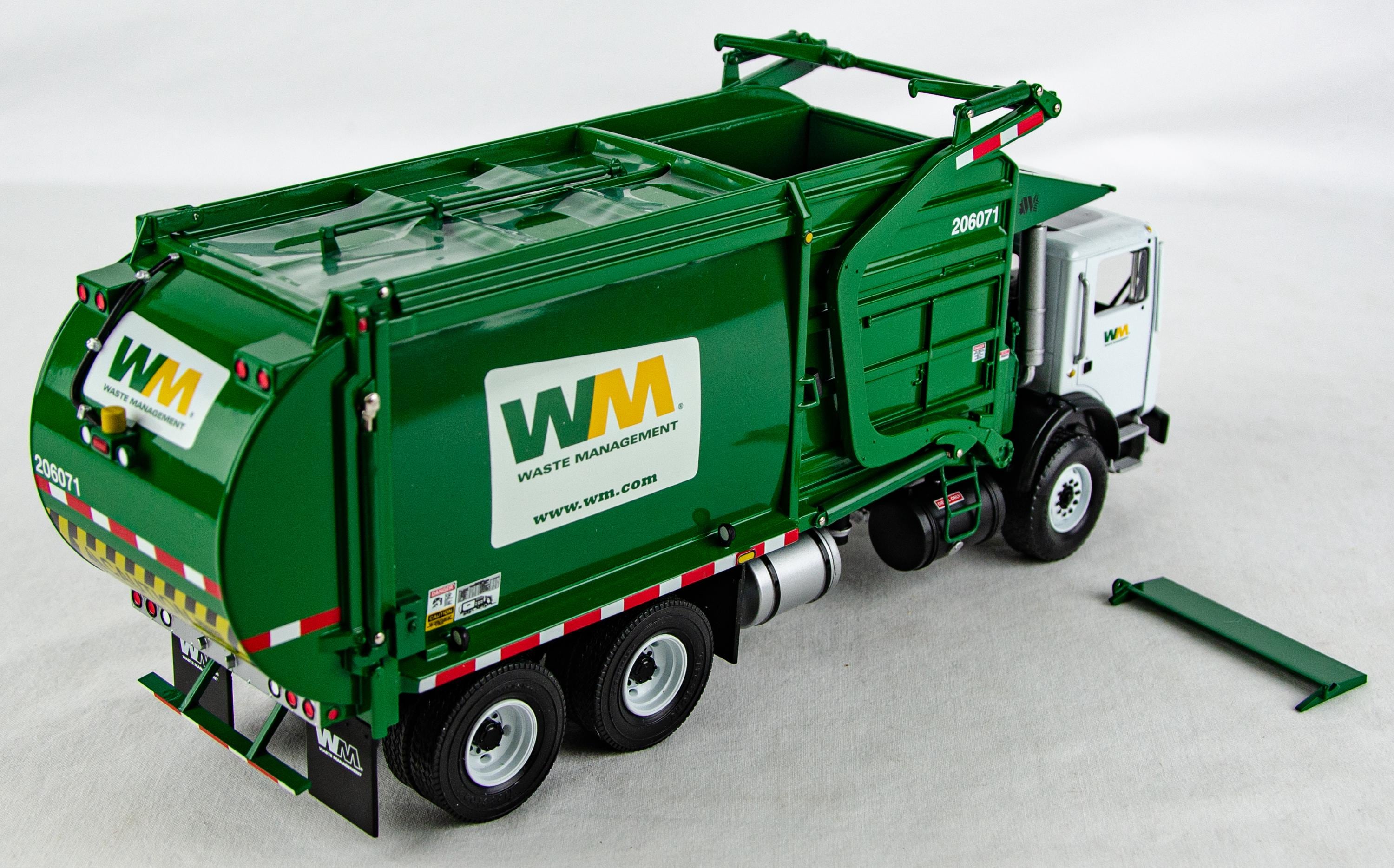 First Gear Front End Loader Waste Management Green 1:34 Scale Garbage ...