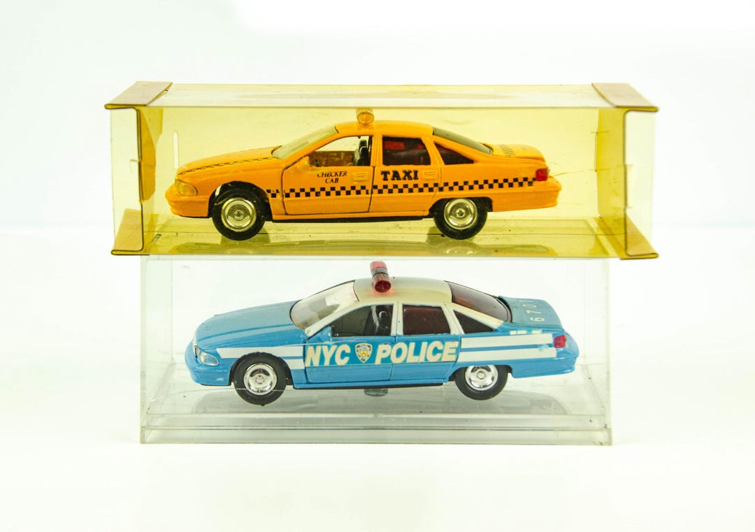 Road Champs 1/43 Chevrolet Caprice NYPD NYC Police Checkered Taxi Cab ...