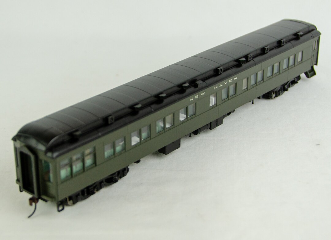 Walthers 1:87 HO Scale New Haven Heavyweight Solarium Model Train Car ...