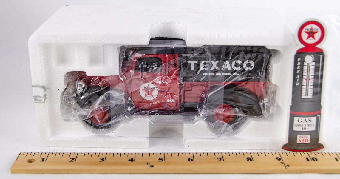 ERTL 1:25 Scale 1947 Texaco Dodge Canopy Express Truck Diecast Model ...