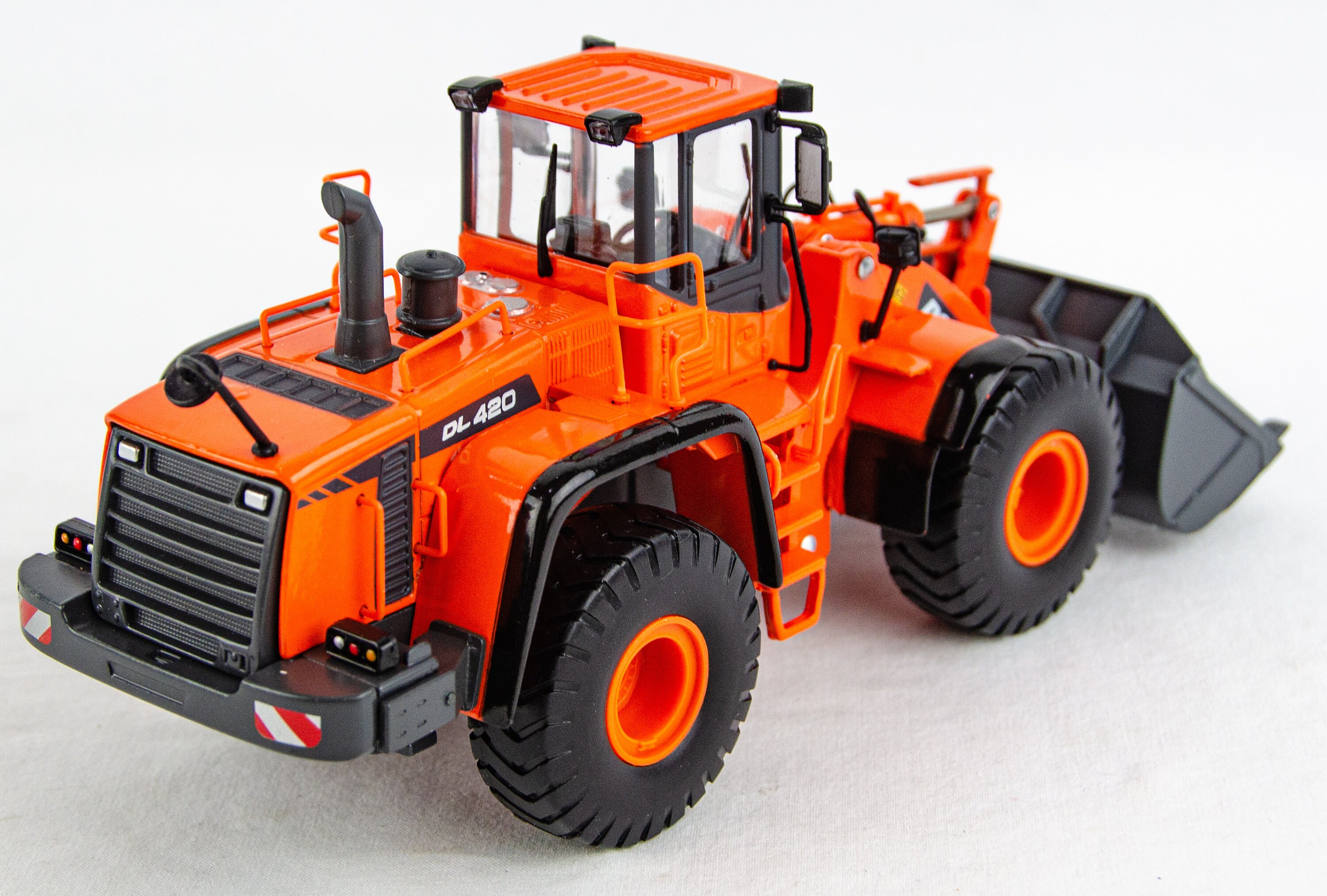 Doosan 1:40 Scale DL 420 Wheel Loader Truck Diecast Model - Etsy
