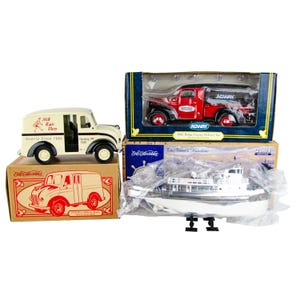 ERTL Divco Dodge Delivery Van Truck & Texaco Tugboat Diecast Model Car ...