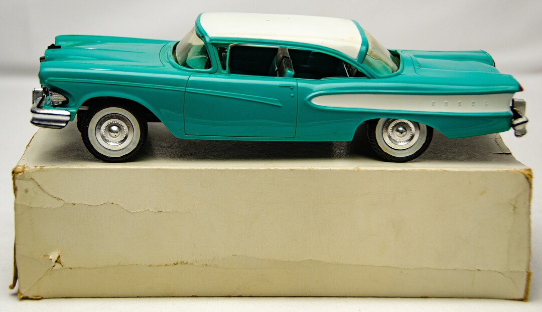 AMT 1958 Ford Edsel Hardtop Blue Friction Dealer Promo 1:25 Scale Model ...