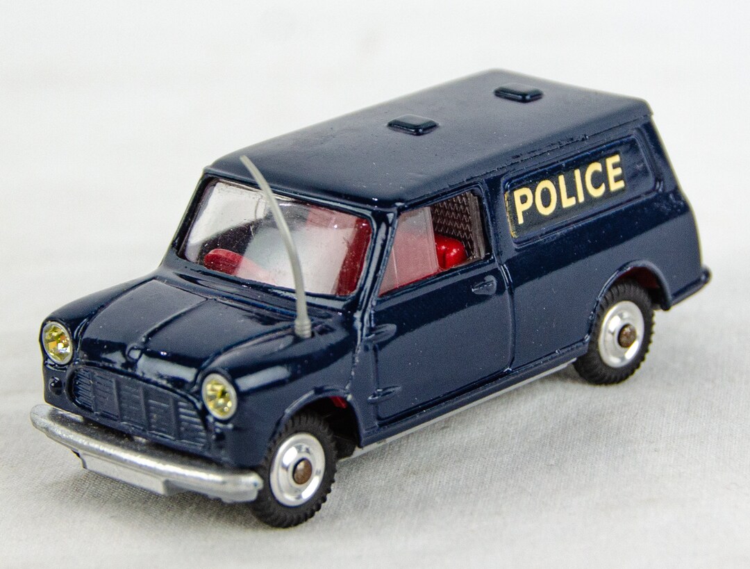 Vintage Corgi BMC Mini Police Van W/ Tracker Dog Diecast Model Car 448 ...