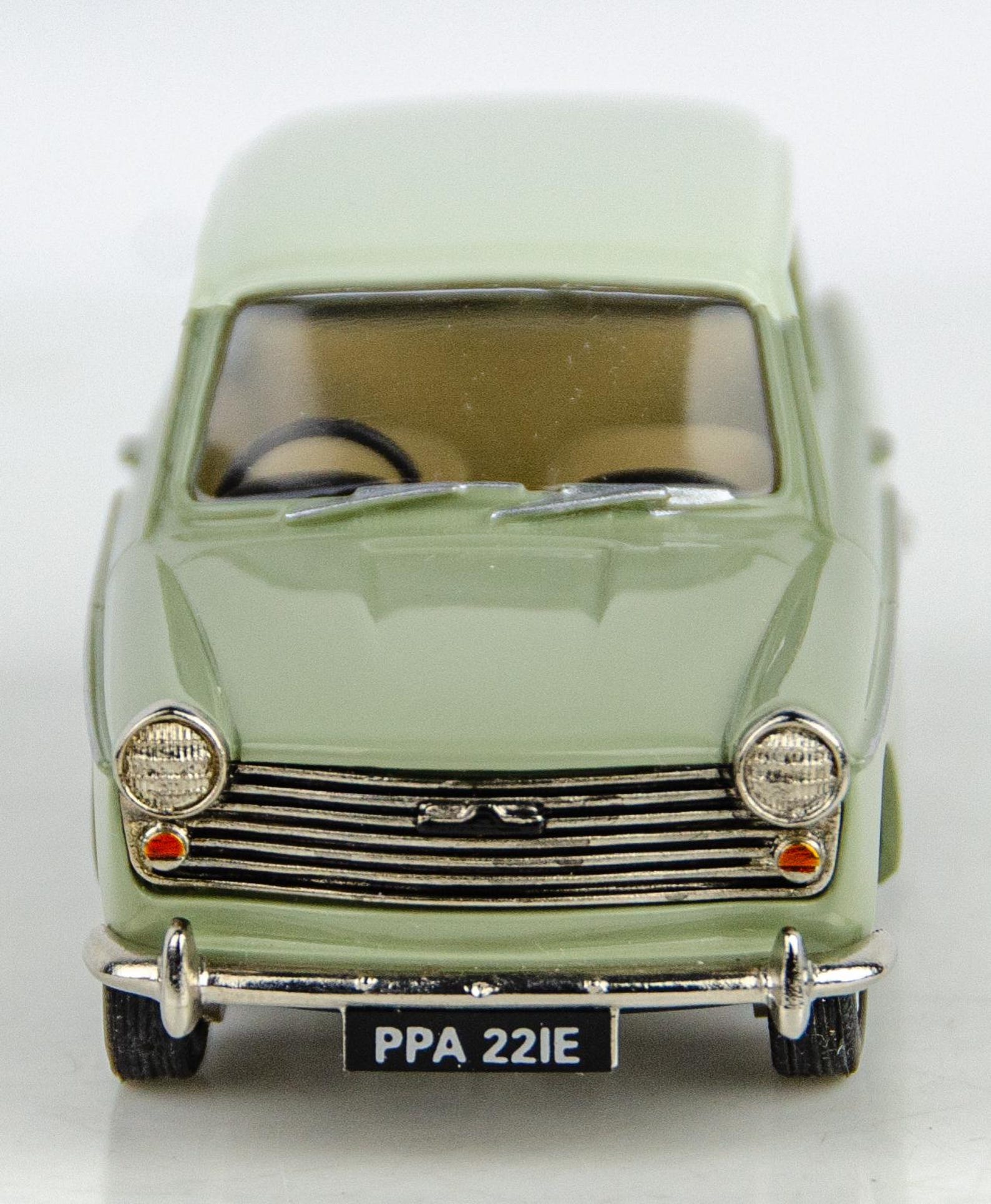 Vintage Pathfinder Models 1967 Austin A40 MK II PFM 29 - Green/white (1 ...