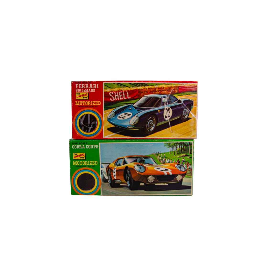 Lindberg Motorized Ferrari 250 Lemans + Cobra Coupe 1:32 Model Car Kit ...