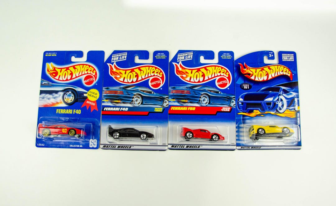 Hot Wheels Lot Ferrari F40 Red Gold Wheels F40 Black F50 Red Ferrari ...