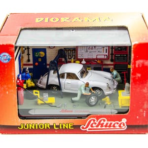 Schuco 1/43 Porsche 356 White Service Shop Diorama Mechanic Workstation ...